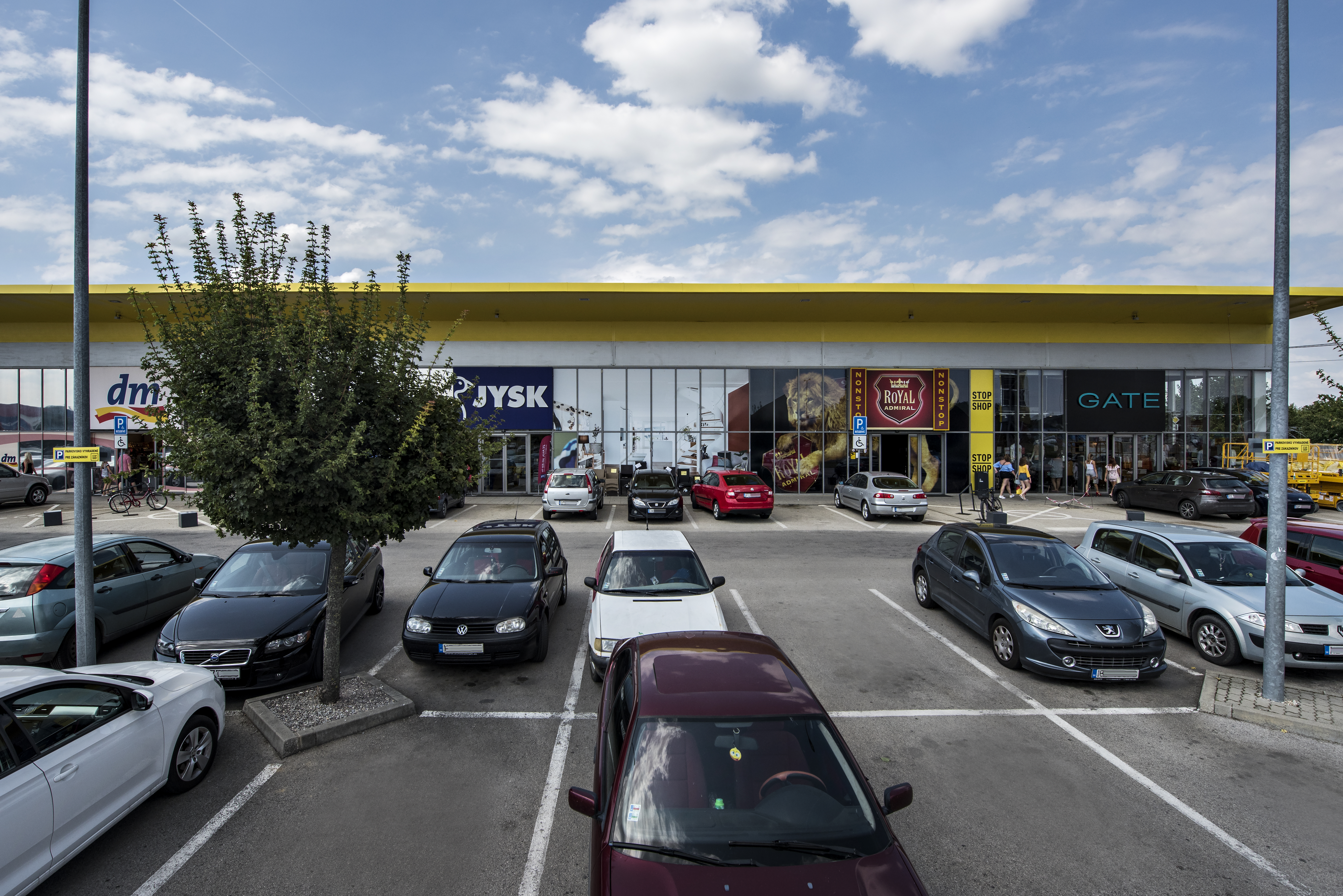 STOP SHOP Nové Zámky retail park | CPI Europe